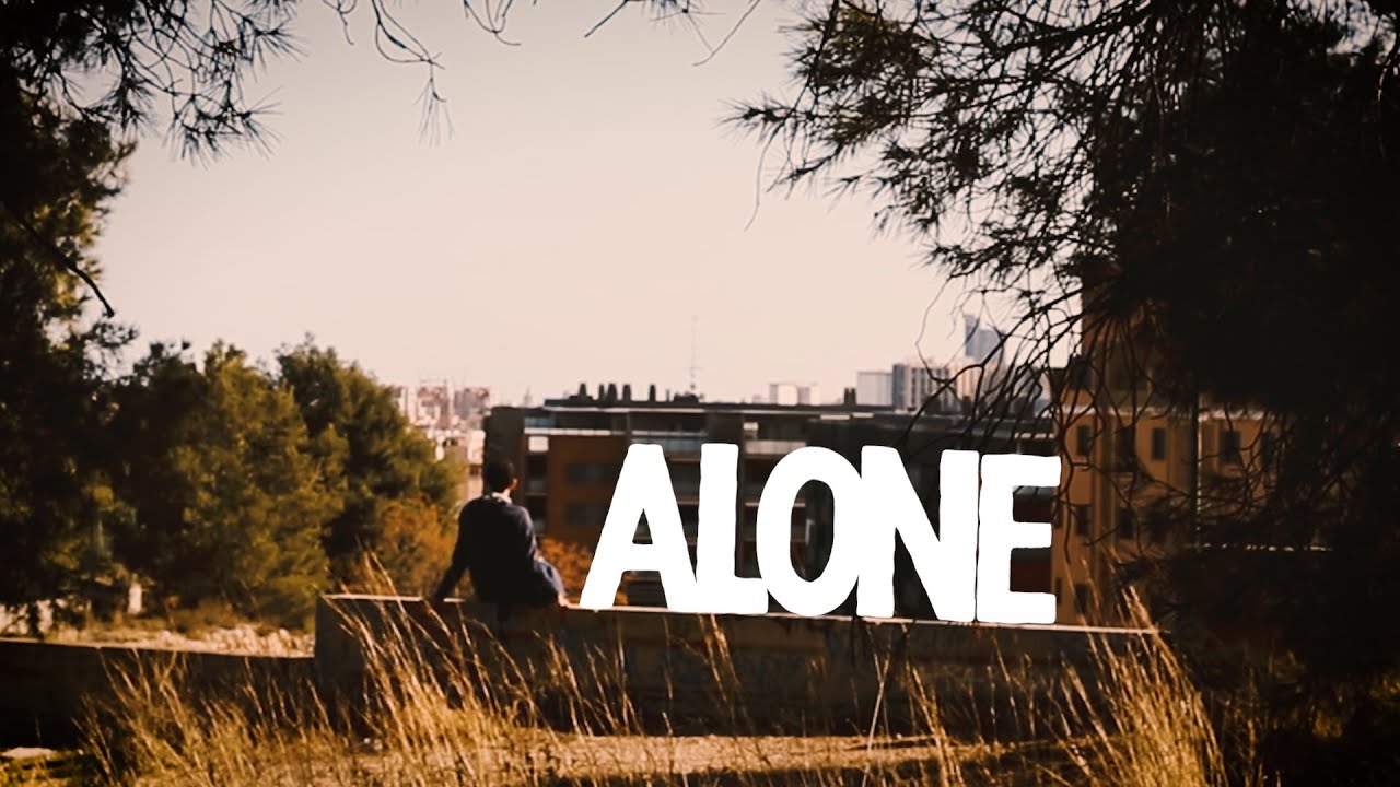 ALONE | Spanish Short Film (2024) - YouTube
