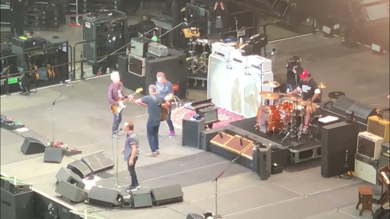 Yellow Ledbetter - Pearl Jam w/Guest drummer from the audience (5-12-22 ...