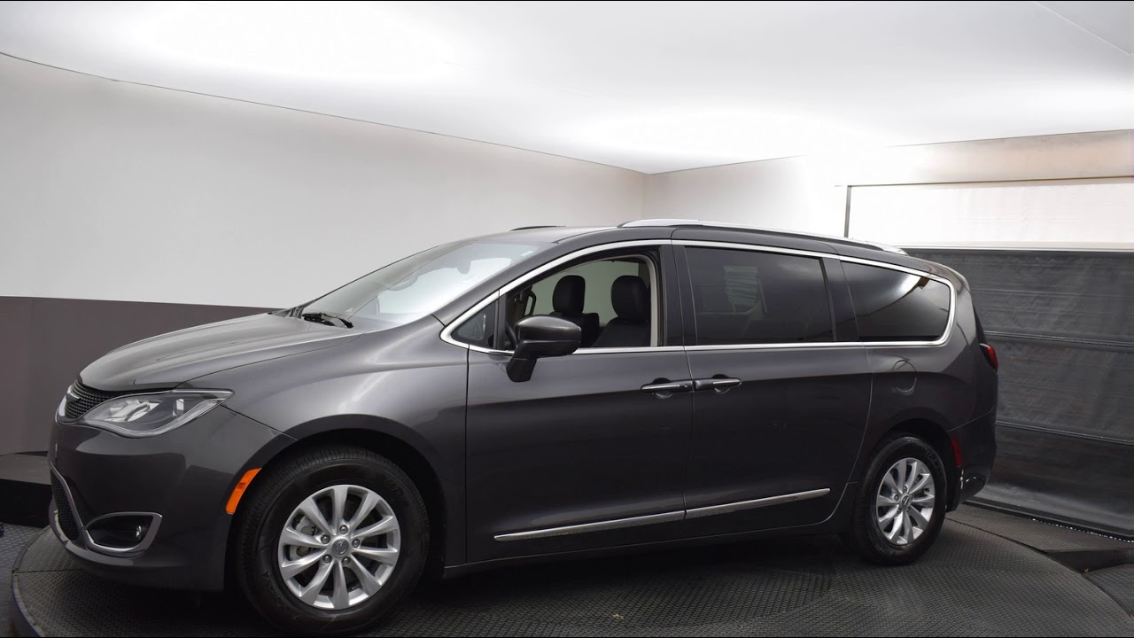 2019 Granite Crystal Metallic Clearcoat Chrysler Pacifica 4D Passenger ...