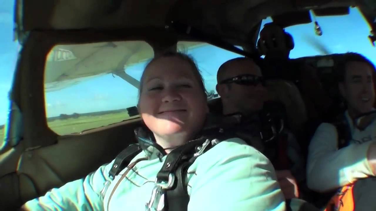 Deborah Keyes at Skydive Goolwa - YouTube