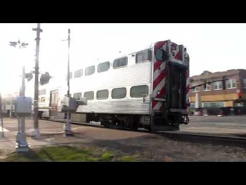 9/9/2024 Short Railfanning Downtown Wheaton Metra Evening Rush Hour - YouTube
