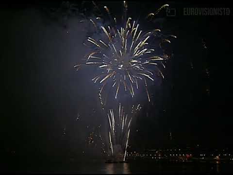Millenniefesten 1999 - Tolvslaget år 2000 framför slottet i Stockholm