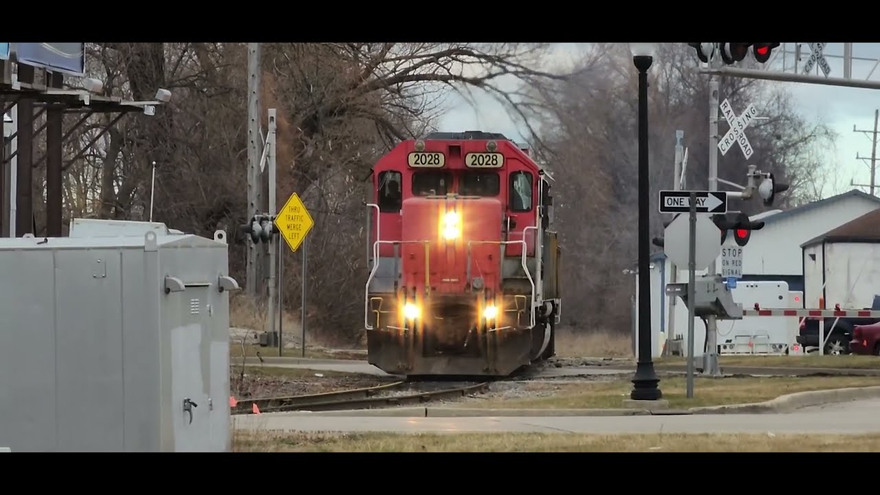 HESR 2028 & HESR 3866 Switching Freight Remington & Holland Ave ...
