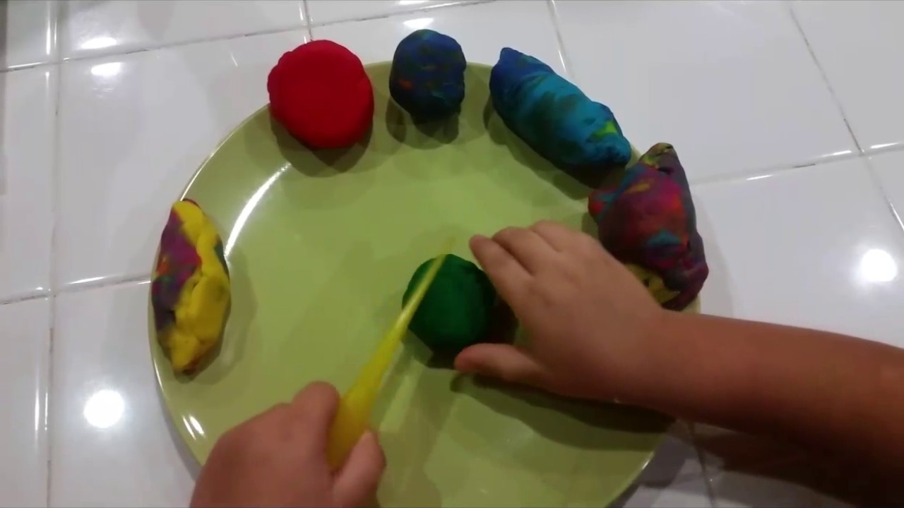 Kid cuts Play-doh, finds Surprise iNside! - YouTube