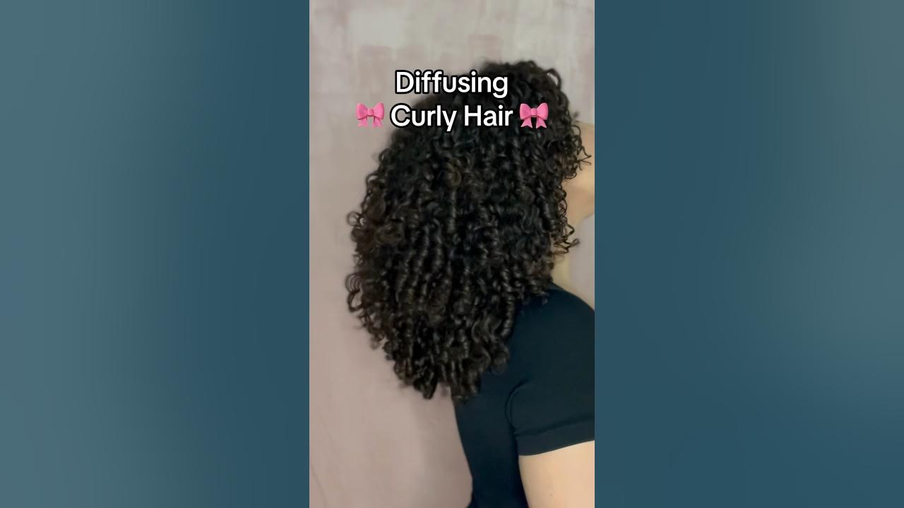 How to diffuse curly hair without frizz - YouTube