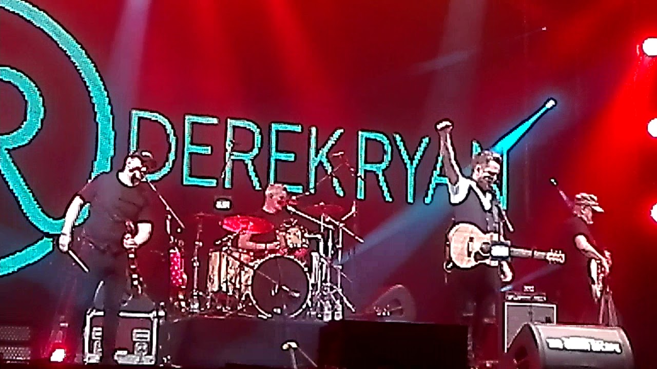 DEREK RYAN Live. 2019 - YouTube