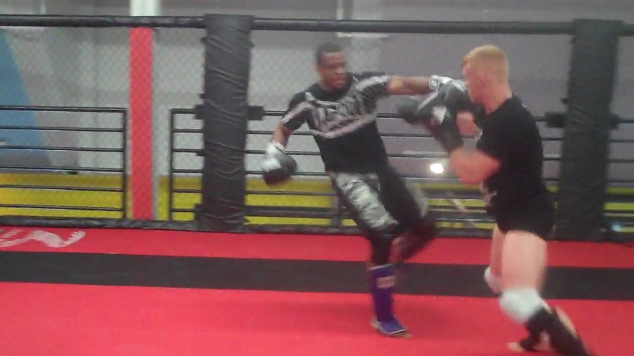 Jody Morgan and Lavon Maynard MMA spar - YouTube
