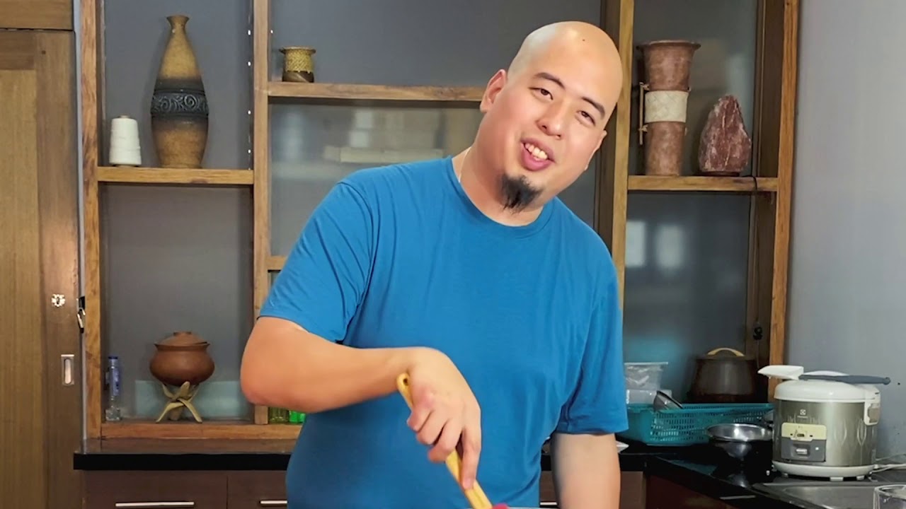 FarmFetch Chefs : Chef Bruce Lim S01E01 Patola Misua with Tuna - YouTube