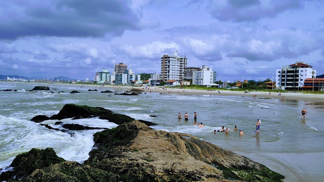Navegantes SC ..Pedra da Miragaia. Praia do Gravatá. dia 21.03.2021 ...