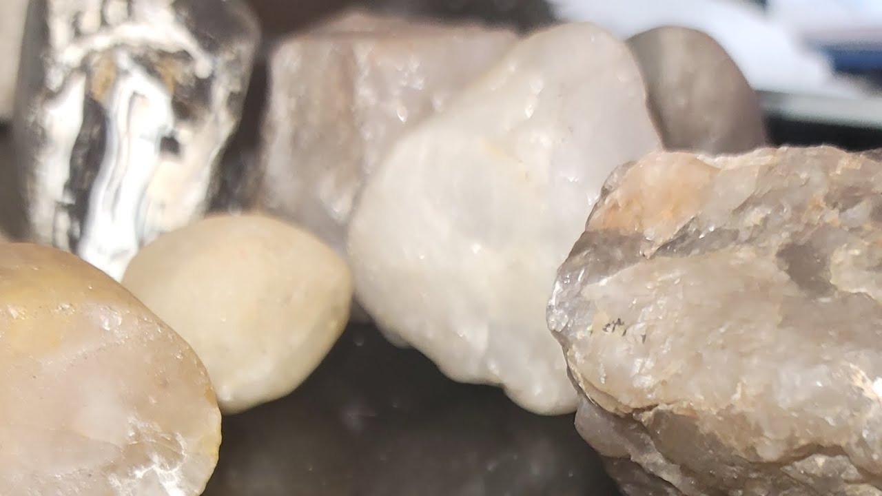Diamonds Scratching Glass vs Quartz - YouTube