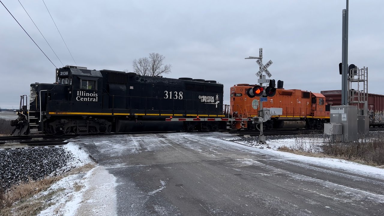 IC 3138 and EJE 703 bring L508 up Byron Hill - YouTube