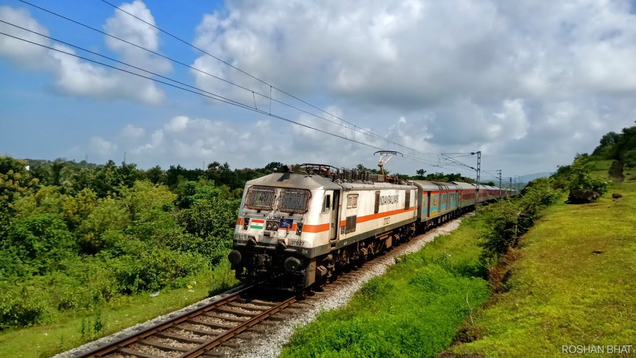 12432 Thiruvananthapuram Rajdhani - First End to End Eloco run - Kumta ...