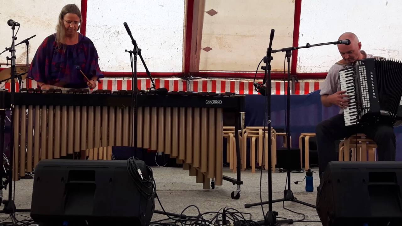 Ann Fuglsang-Lars Kirkegaard-Radetzkymarch - YouTube