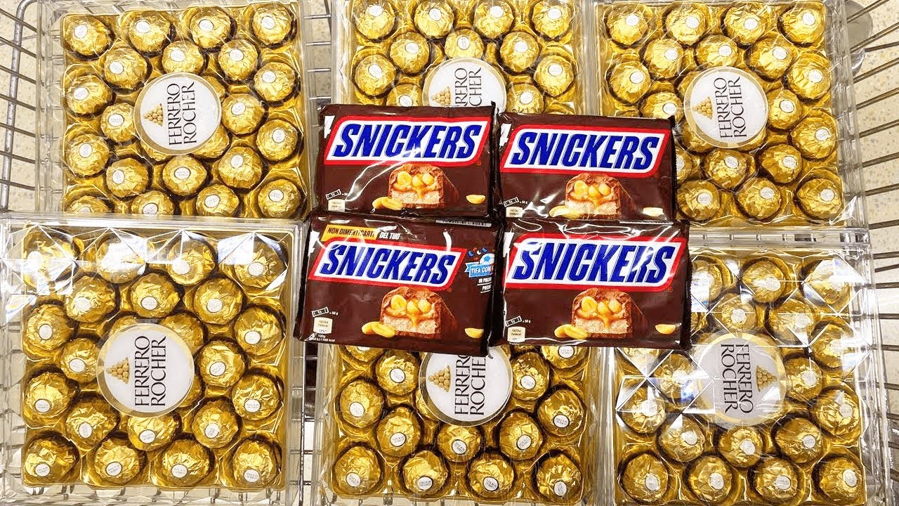 Unbelievable! A new sweet shop has opened in the center of Rome - YouTube