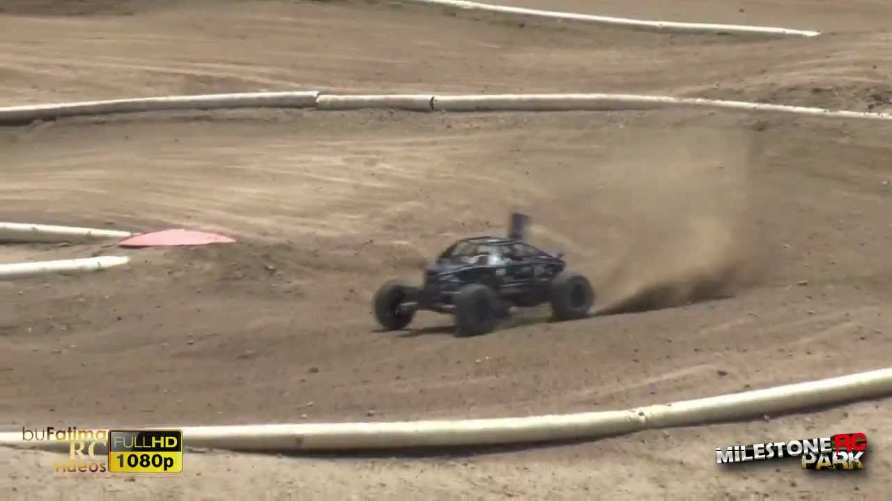 AMAZING,, HPI Baja 5B and 5T off road track Racing at Milestone RC Park ...