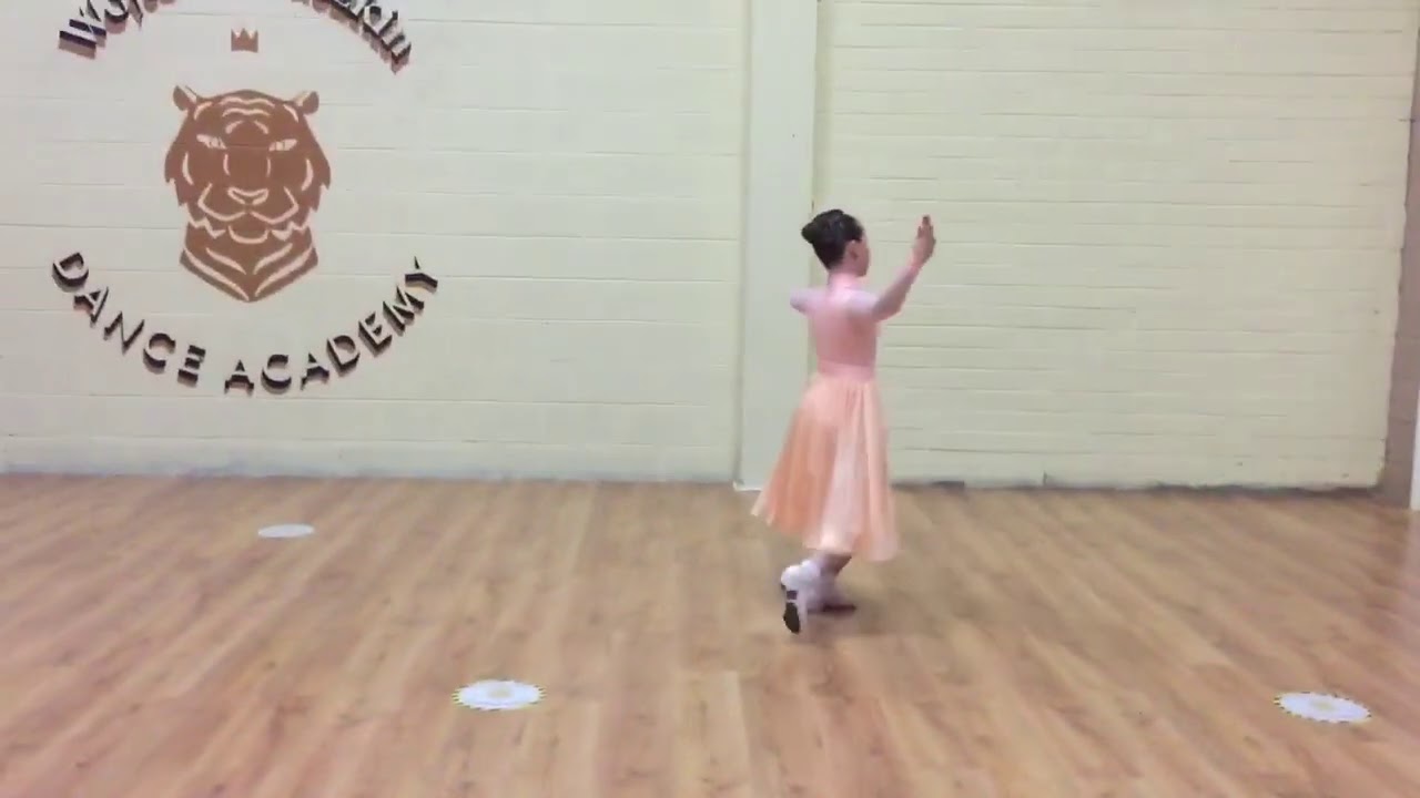 Lucy Creighton (1st Dance) - YouTube