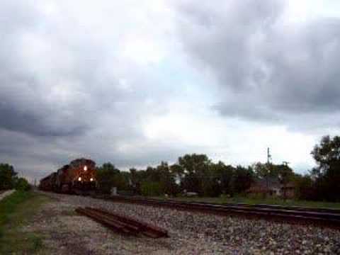 BNSF 7718 at Lockport on May 14th, 2006 - YouTube