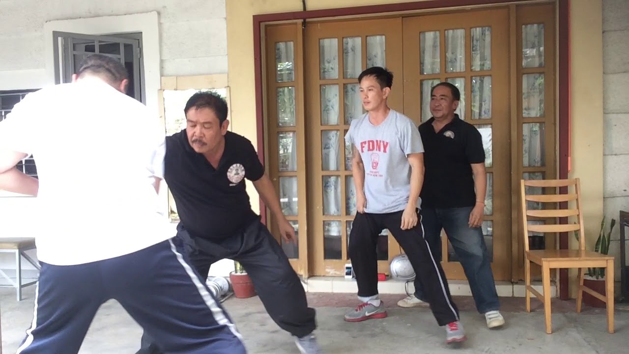 knife disarming judoka balaraw xx combat - YouTube