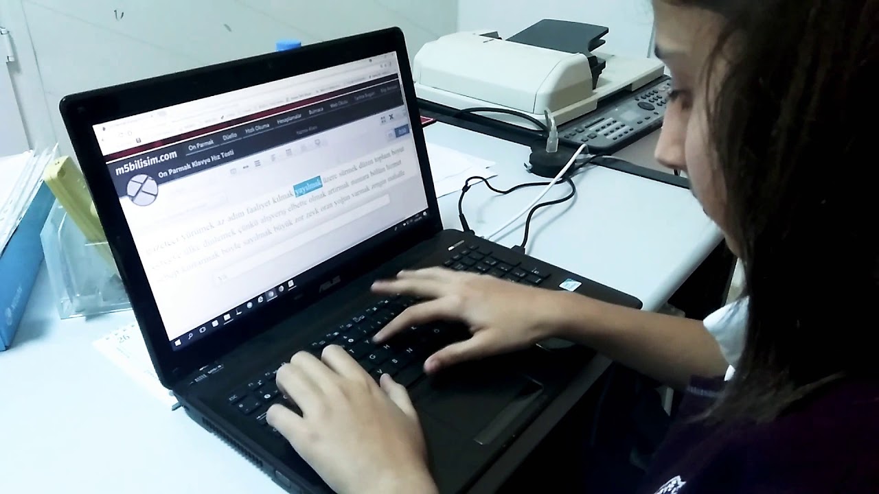 Başarılı Klavyeci (Dilay Bahap 7.sınıf 2.si ) - YouTube