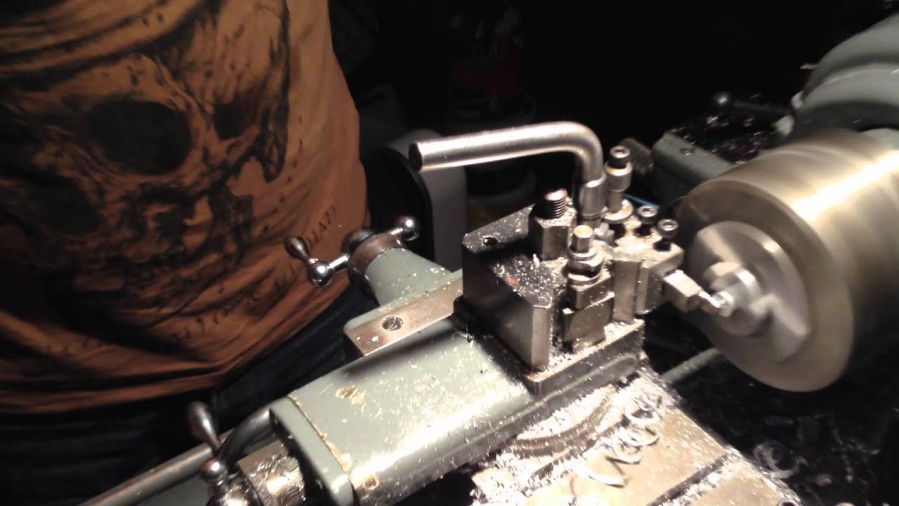 Myford Super 7 - Die cutting an M6 thread - YouTube