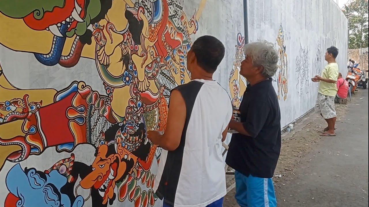 Mural wayang karangwatu in action @Krw-TV - YouTube