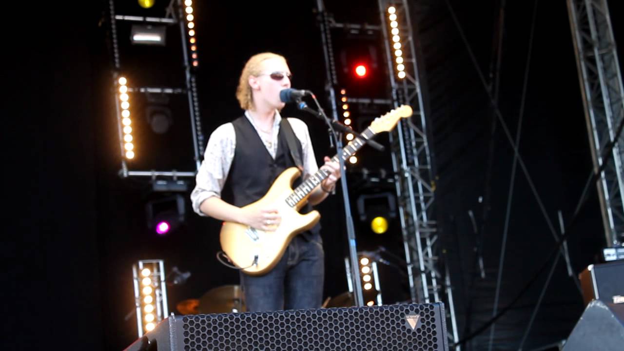 Charlie Fabert - Something Special @Cabaret vert 2012 - YouTube