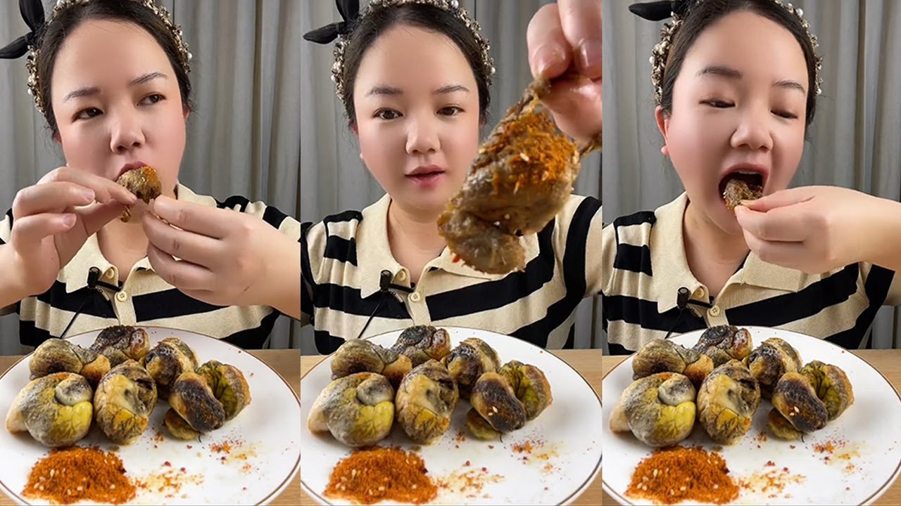 Chicken embryo eating show （spicy） - YouTube