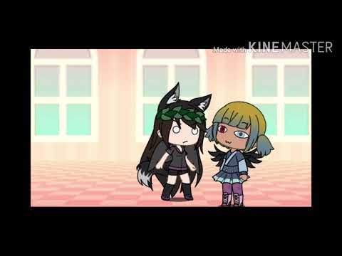 Karina's  little sis asks her how to twerk