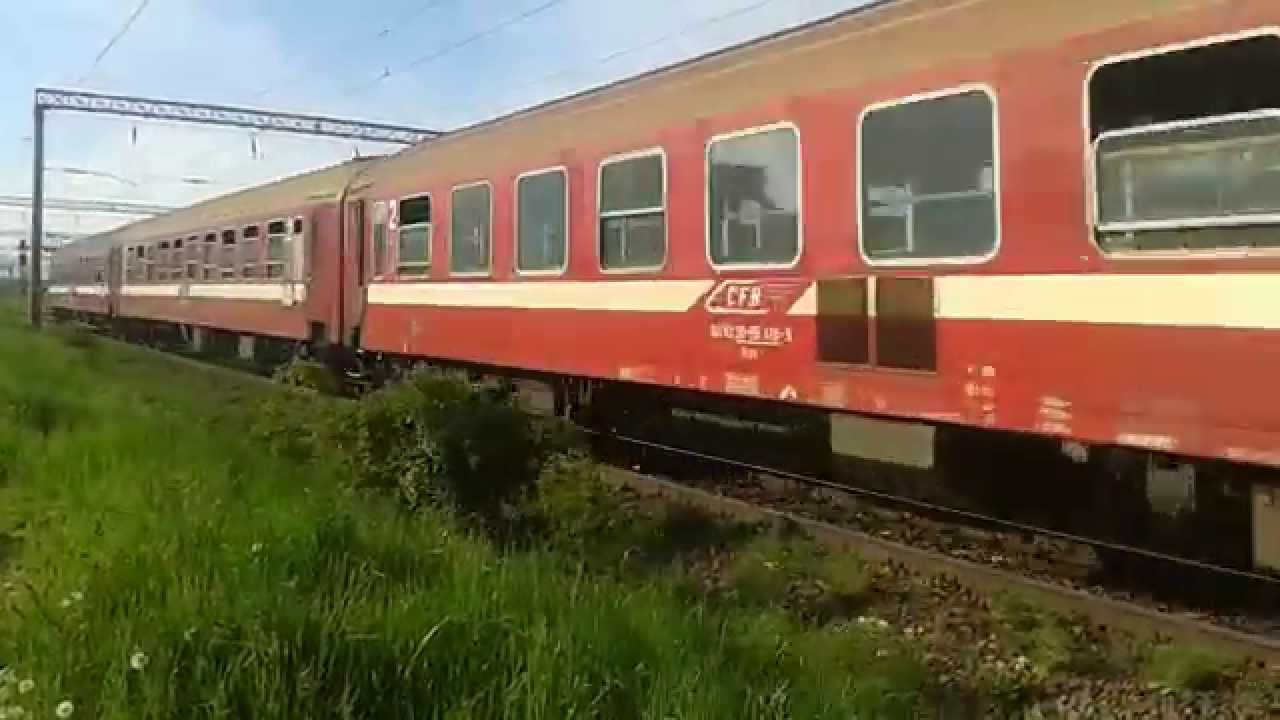 Noul tren Regio 11032 .... Brasov - Bucuresti n - YouTube