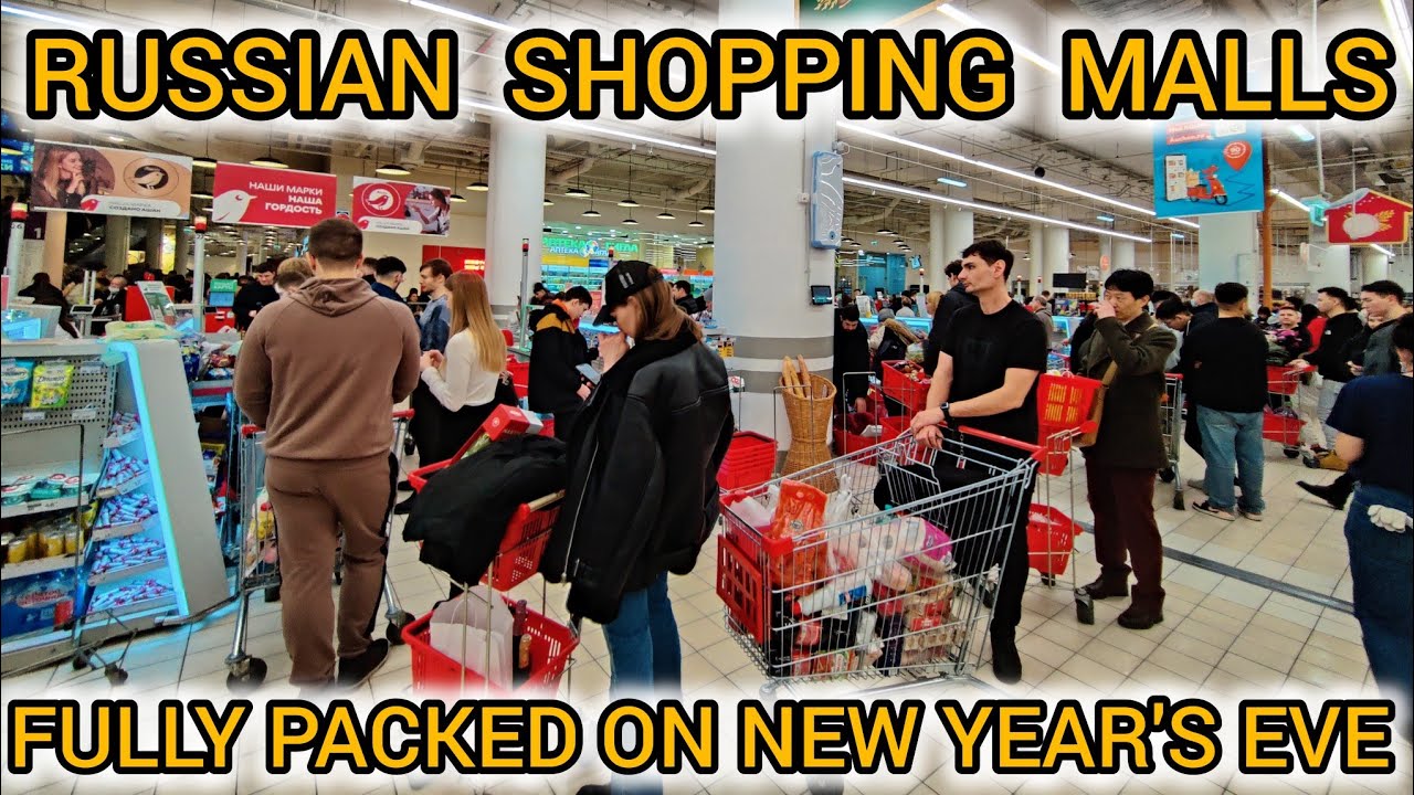 How Russian shopping malls are crowded on New Year's Eve - YouTube
