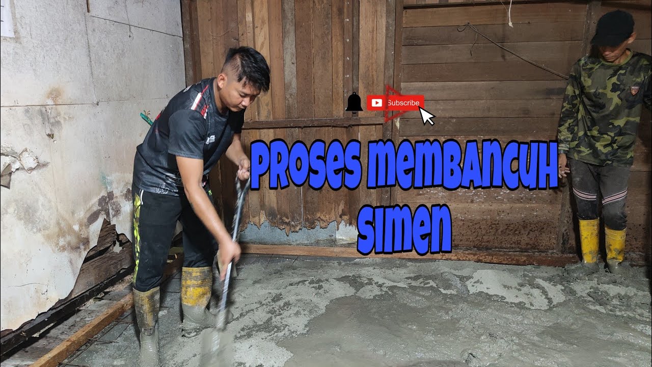 Proses membancuh simen untuk membuat tandas dan bilik mandi baru.# ...