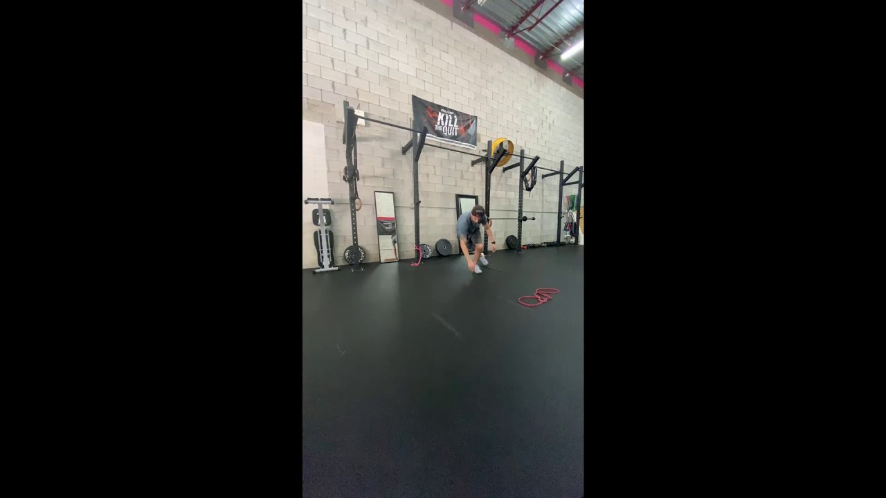 Skater Lunge Taps - YouTube