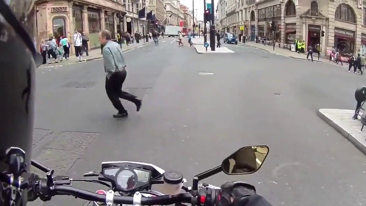scaring people with a motorcycle. Prank - YouTube
