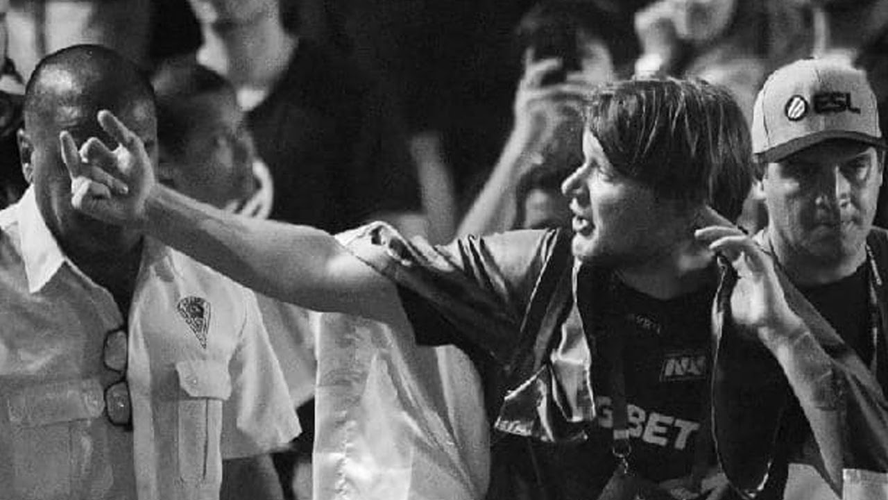 Last moment of s1mple at IEM Rio 20222 - YouTube