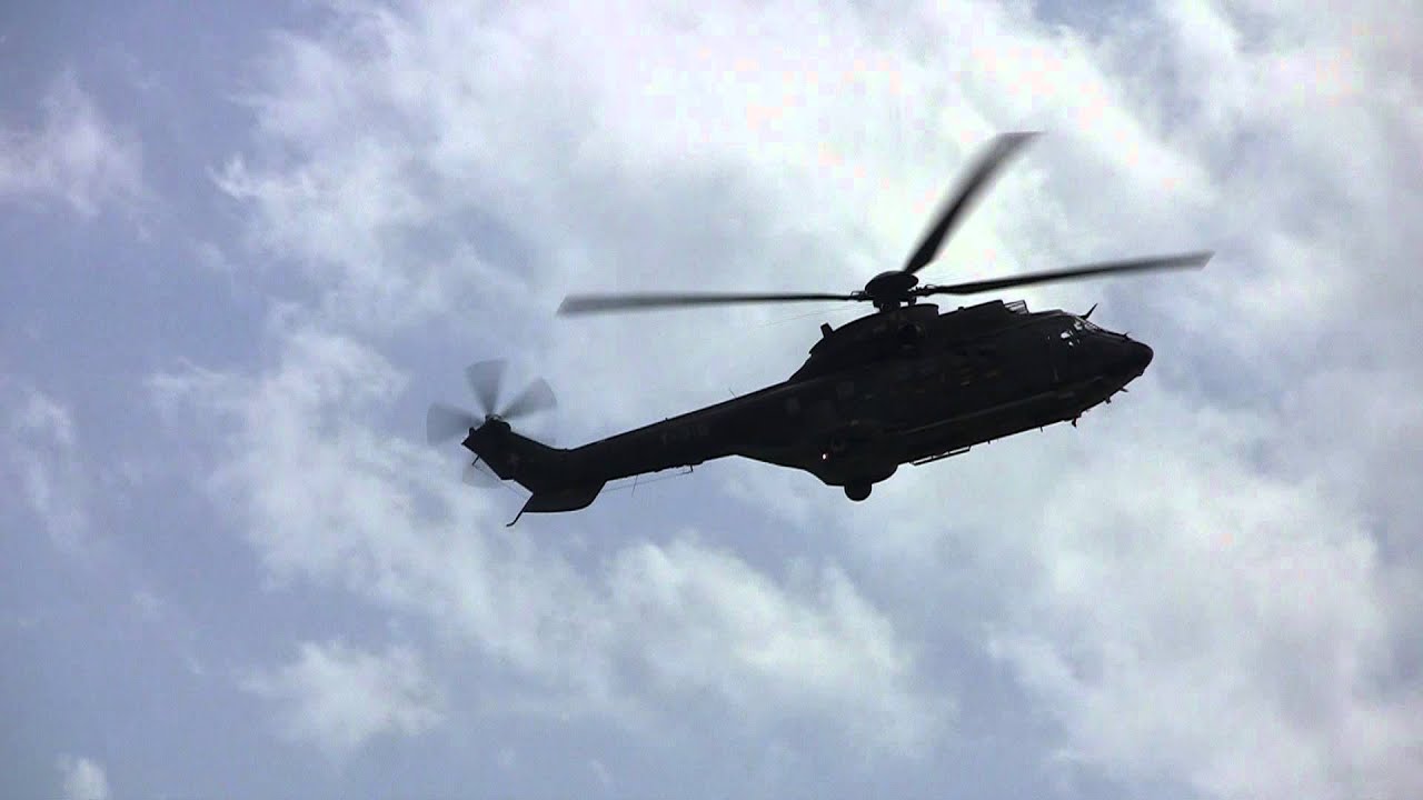 [HD] Super Puma Display--Swiss Air Force---Birrfeld - YouTube