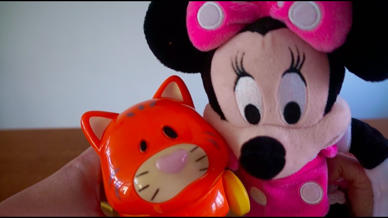 DISNEY MINNIE MOUSE meets walking KITTY CAT in the cat and mouse game ...