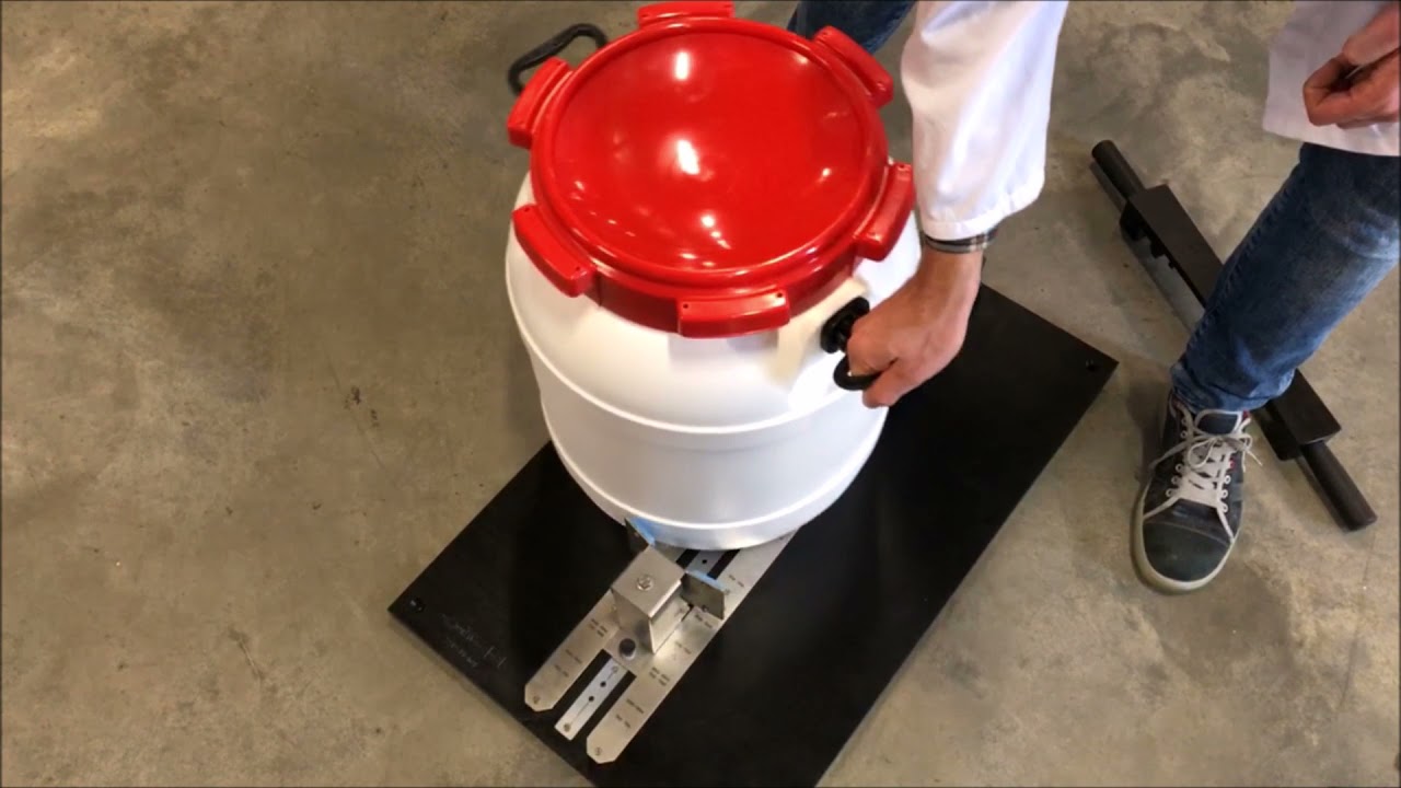 Lid Locker makes closing a drum even easier - YouTube
