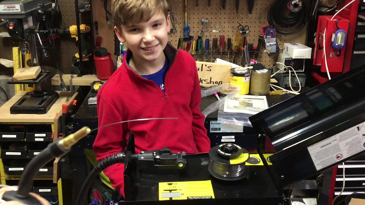 Chicago Electric Flux 125 Welder Unbox And Review - YouTube