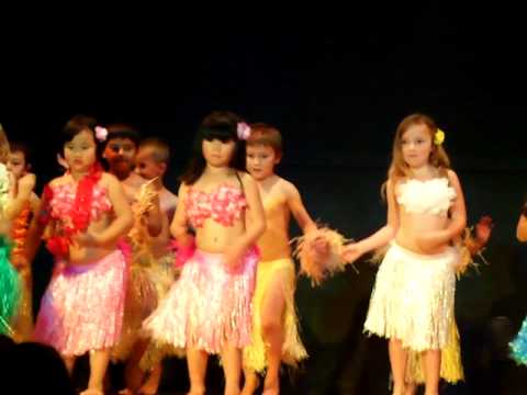 6-year old talented children cook island dancing - YouTube