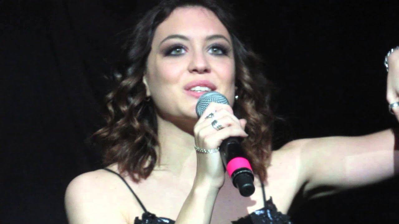 Victoria Bernardi - Palabras al público (Gran Rex, 19.07.2015) #EADVB ...