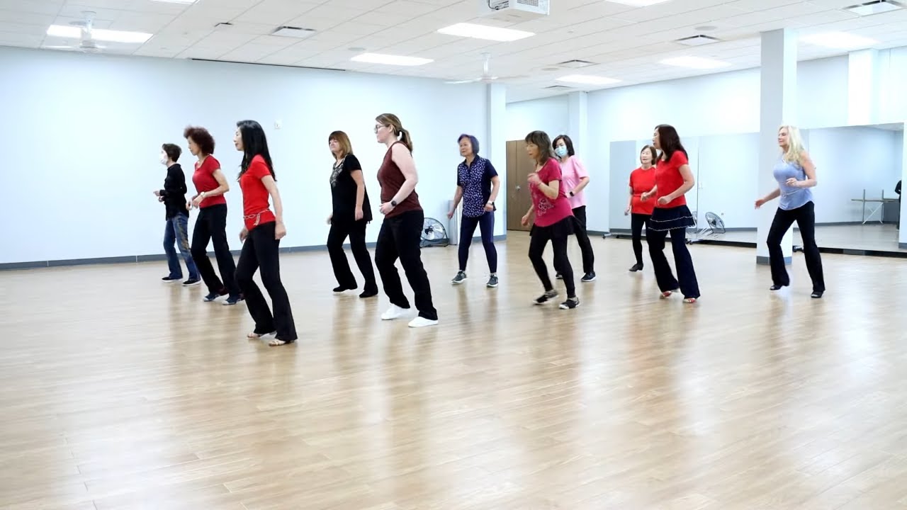 Lucky Lips - Line Dance (Dance & Teach in English & 中文) - YouTube