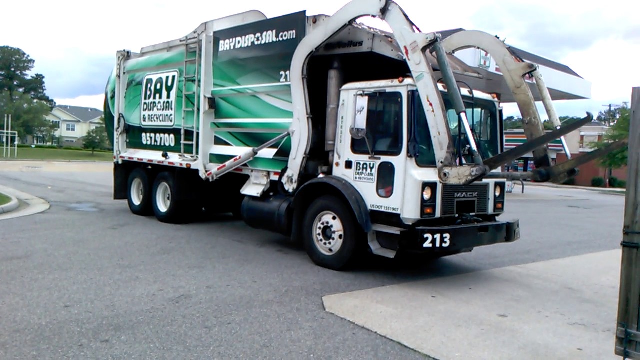 Bay disposal 213 with a new paint job. - YouTube