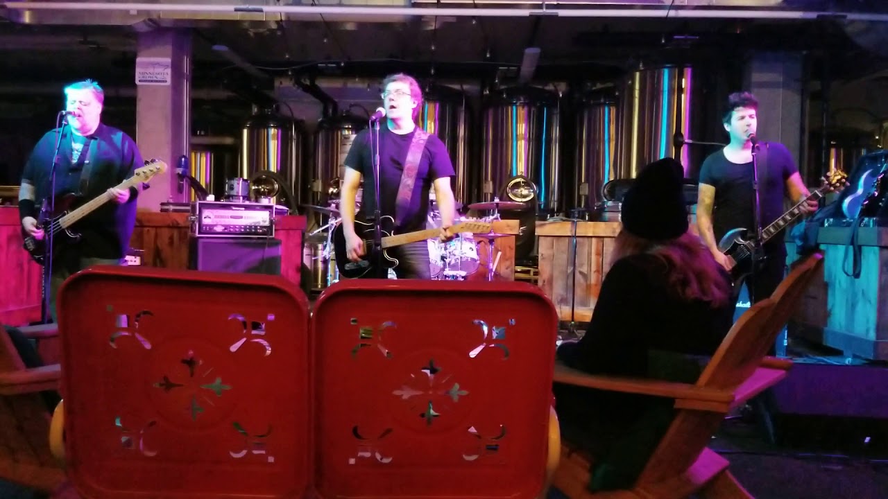 Learn to Fly - Fool Fighters @Lakes & Legends Brewing Co. - 10-20-18 ...