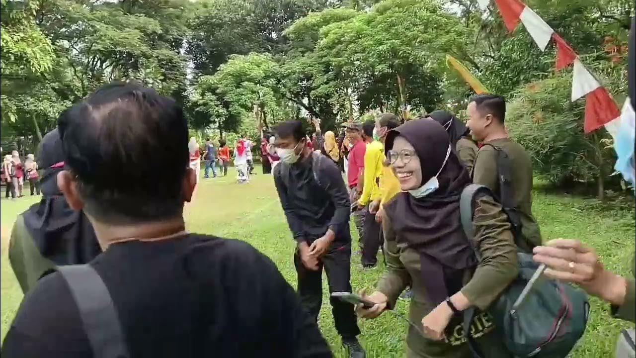 Lomba Balap Karung, estafet Terong - YouTube