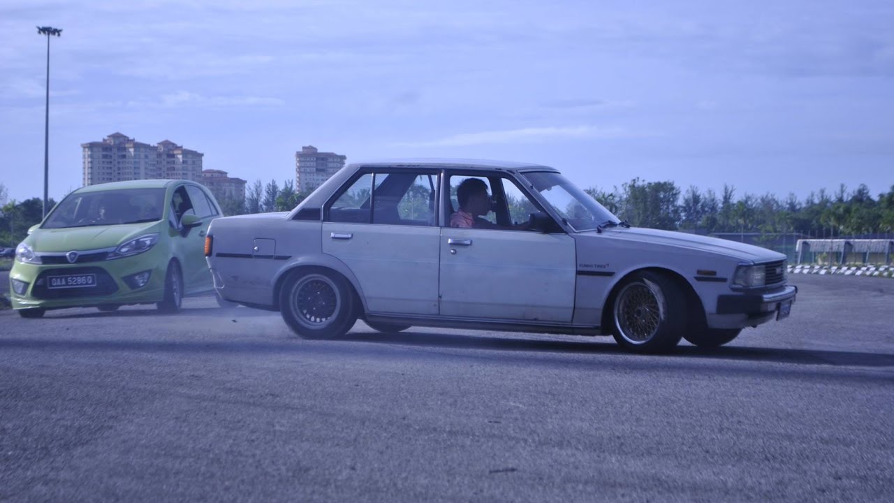 TOYOTA KE70 GL 4age 16v and 4agze turbo drift at stadium sarawak - YouTube