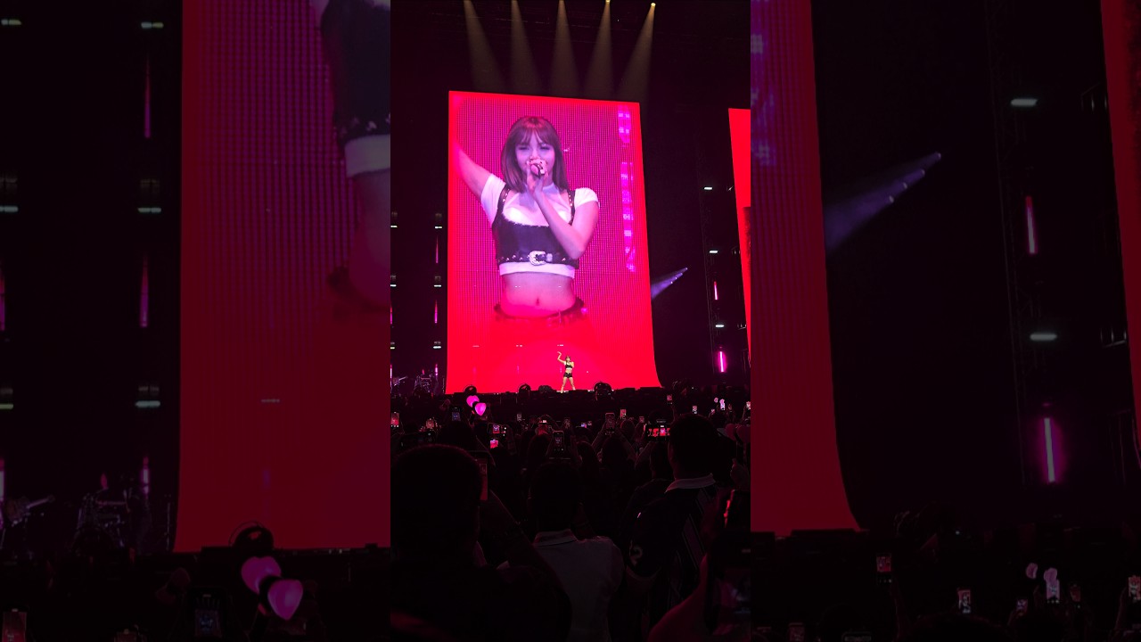 BLACKPINK DEADLINE WORLD TOUR IN BULACAN - PLAYING WITH FIRE - YouTube
