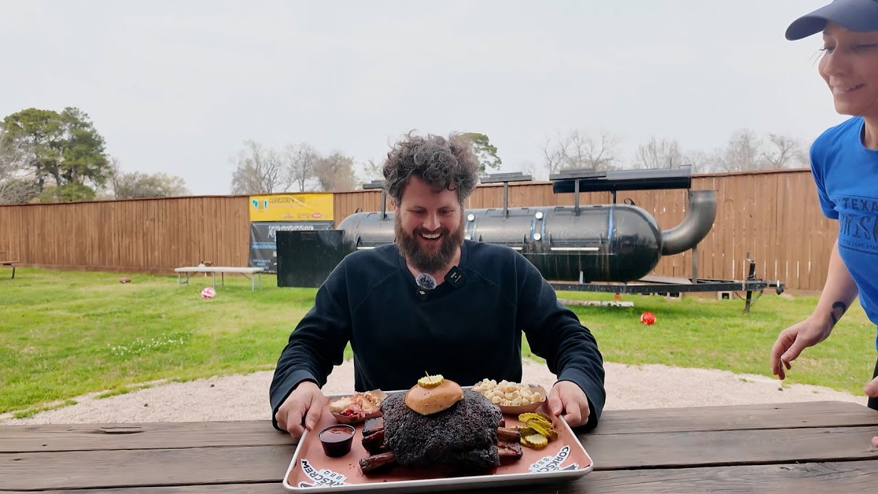 Can I Defeat a 6lb BBQ Sandwich - YouTube