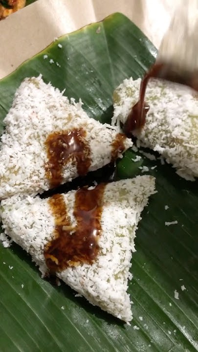 Jajan kue lupis enak yuk🫠👍🏻👍🏻 enaak kaliii😋😋 #kuelupis #jajananpasar #ngemilenak - YouTube