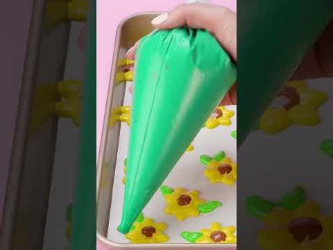 Delicious Sunflower Roll Cake #shorts #sweettime #rollcake