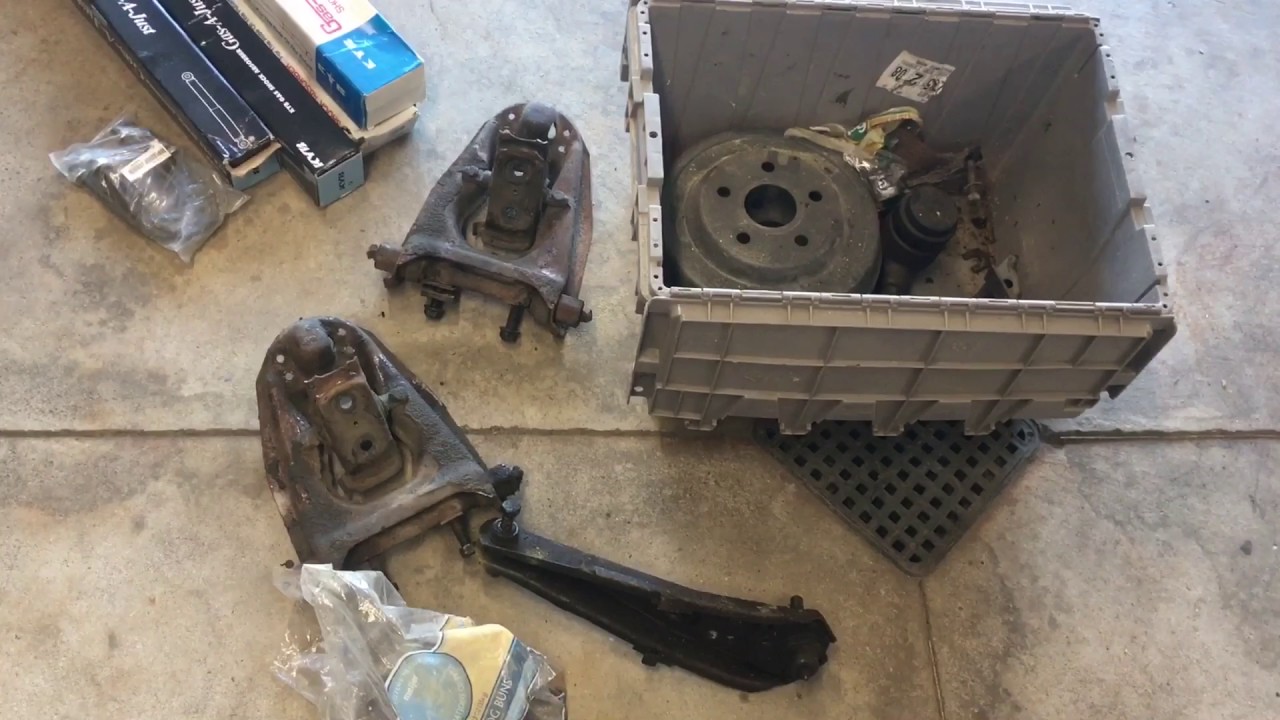 Break time is over, installed rear leaf springs - YouTube